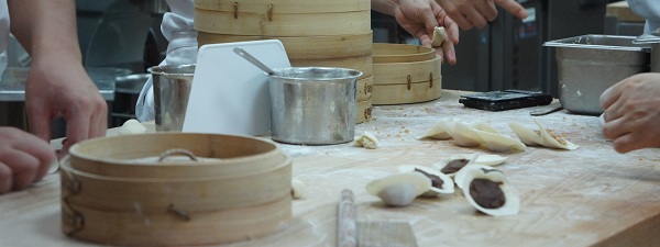 Préparation de Dim Sum à Din Tai Fung - Paris-Singapore